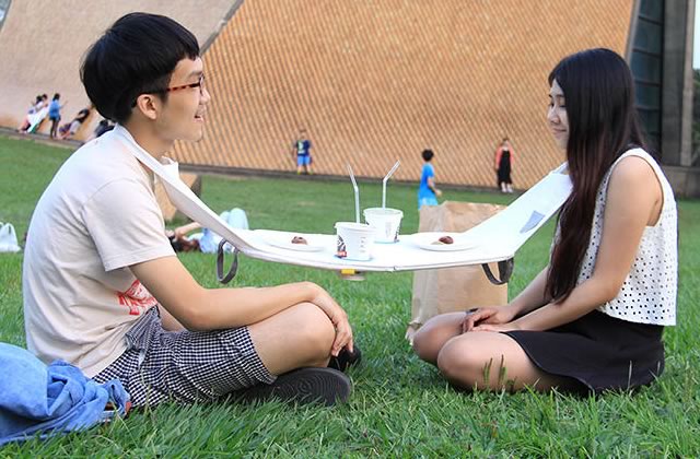 La Napkin Table, une « nappe » pour se décoller de son smartphone ...