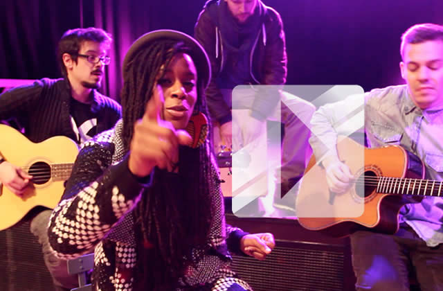 Akua Naru chante « Mister Brownskin » et met de la joie dans les ...