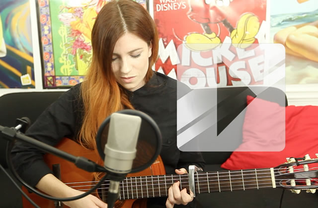 Joe Bel interprète « Lonely as I am » en acoustique guitare-voix ...