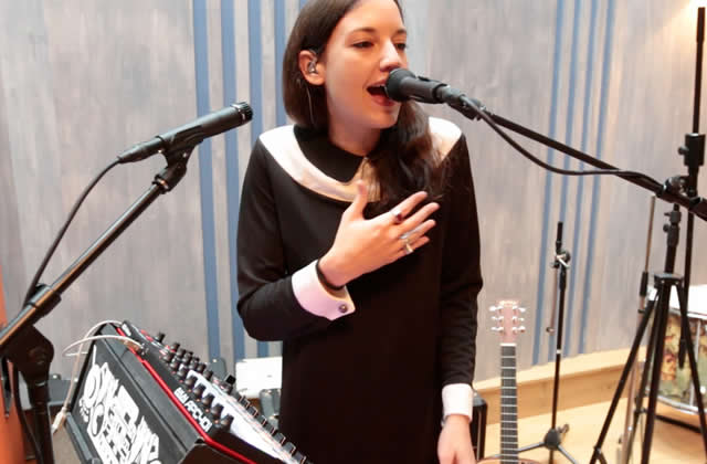 JAIN chante « Makeba » en live - Madmoizelle