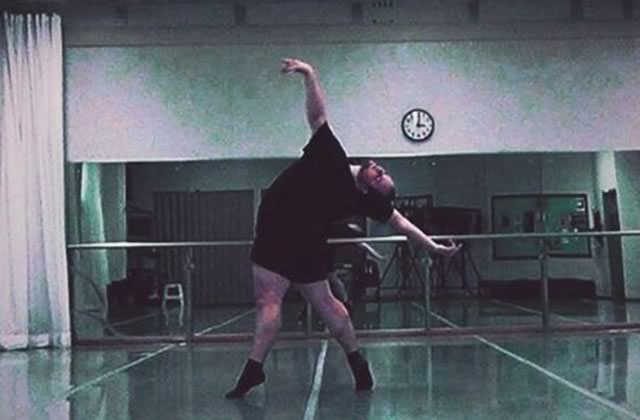 Erik Cavanaugh, danseur, gros, et champion du monde du niquage de ...