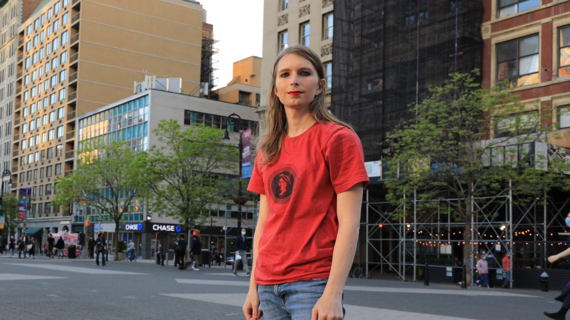 Chelsea Manning, le parcours hors norme d’une lanceuse d’alerte - Les ...