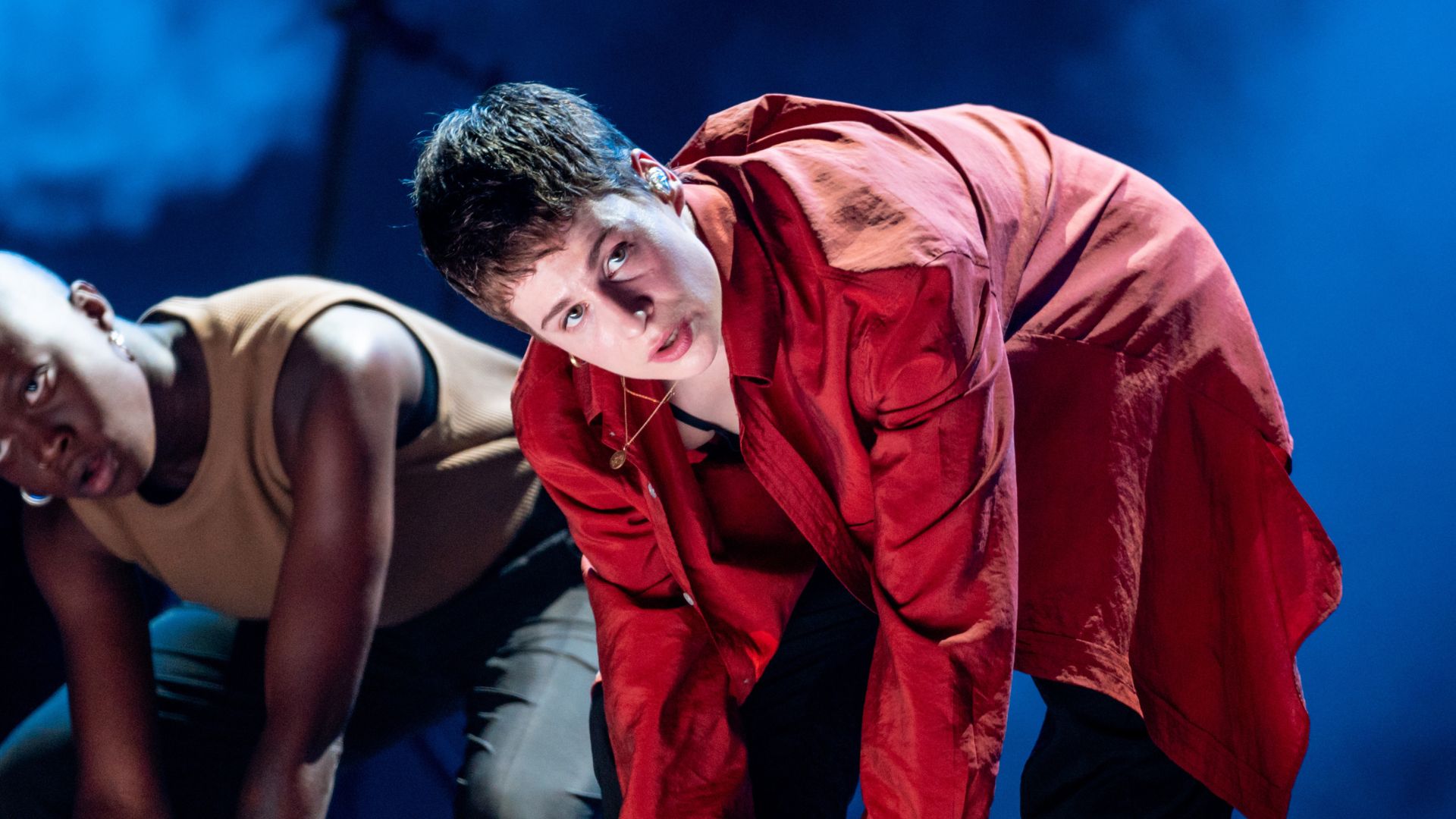 « La transphobie tue » : Redcar (Christine and the Queens) répond aux ...